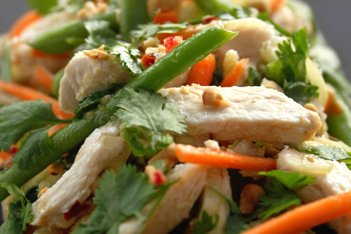 Salade de Poulet Vietnamienne : La Recette Fraîche et Exotique Qui ...